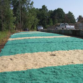 F4 Netless Natural Erosion Control Blanket 6.5'X90' | Gertens Garden Center